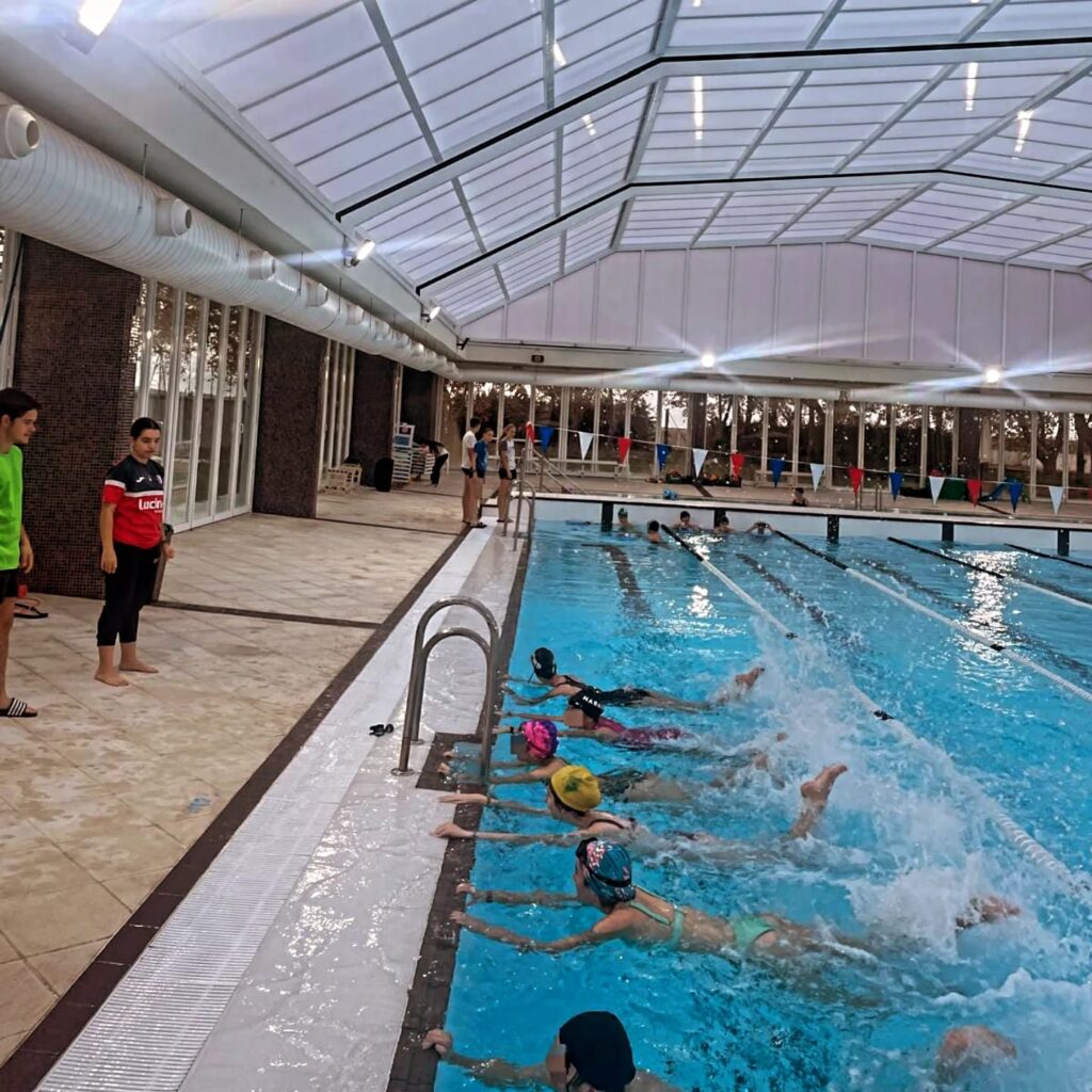 Clases de natación - IES Antonio Mª Calero